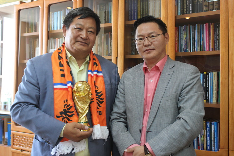 Б Галаарид 190 гаруй орны телевизтэй зэрэгцэн ажиллах та бүхэнд амжилт хүсье