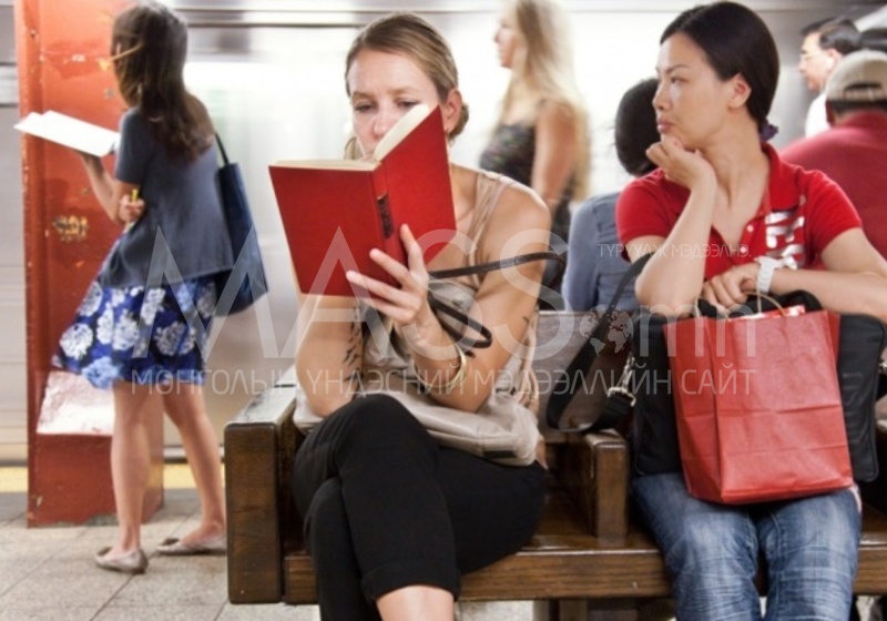 Эмэгтэй хүн бүрийн заавал унших 15 ном