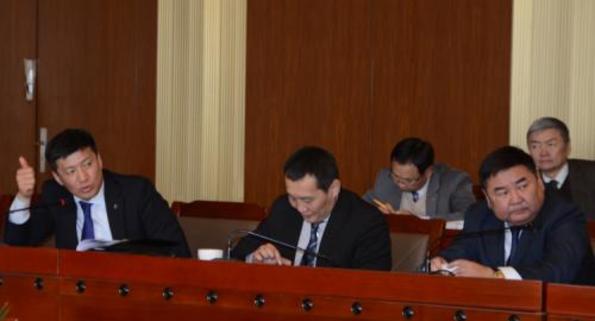 Хоёр хуулийн төслийг эцсийн хэлэлцүүлэгт шилжүүлэв