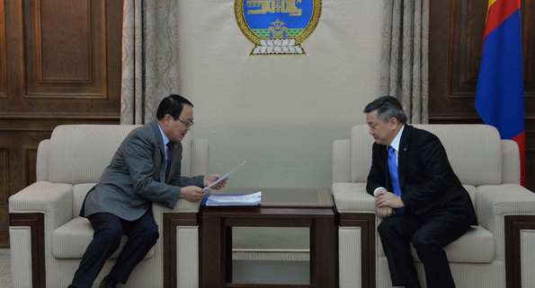 Цагдаагийн албаны тухай хуулийн шинэчилсэн найруулгыг өргөн барилаа