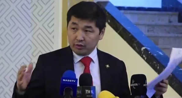 ПРОКУРОРЫН БАЙГУУЛЛАГААС АТГ ЫН ДАРГА З ДАШДАВАА КОМИССАР Н БУЯНТҮМЭН НАРЫГ ДАРАМТАЛСАН