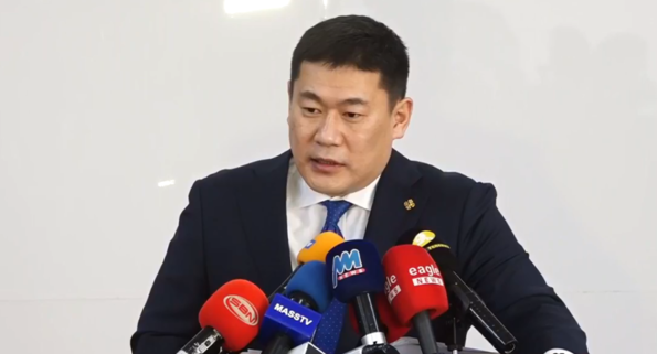 Л Оюун Эрдэнэ Эмэгтэйчүүдийн эрхийг хамгаалах энэ өдөр хилсээр