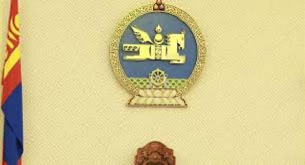 Улс төрийн намын тухай хууль болон Ерөнхийлөгчийн хуулийг шинэчилнэ
