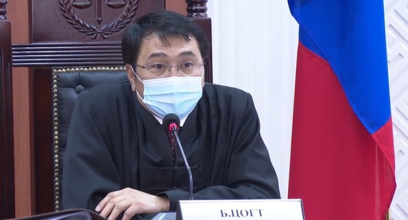 Т Чимгээ Б Содномдаржаа нарын өмгөөлөгчид Б Цогт шүүгчээс татгалзсан ч хэрэгсэхгүй болголоо