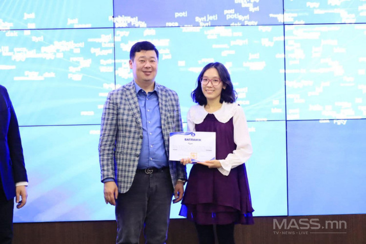 "Democracy Calling” илтгэлийн тэмцээний шагналын эзэд тодорлоо