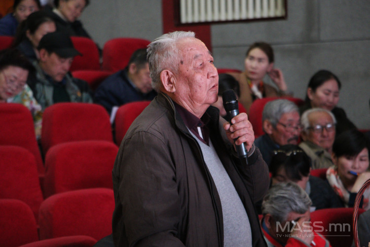 Үндсэн хуульд оруулах өөрчлөлтийн төслийг орон нутагт танилцуулж байна