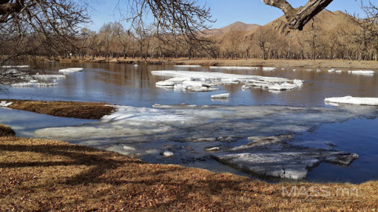 Баруун аймгуудын нутгийн зарим газраар хур тунадас орно