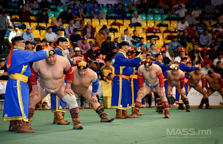 Монгол бахархлын өдөр өөр 128 бөх барилдана