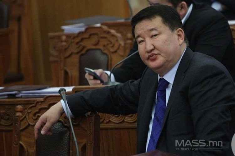 Нүүрсний хэрэгт яллагдагчаар татсан Д Бат Эрдэнийг бүрэн эрхээс нь түдгэлзүүлэх эсэхийг хэлэлцэж