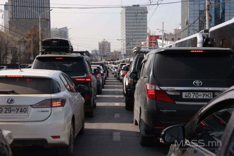 Маргаашаас импортоор орж ирэх автомашинд хотын дугаар шинээр олгохгүй