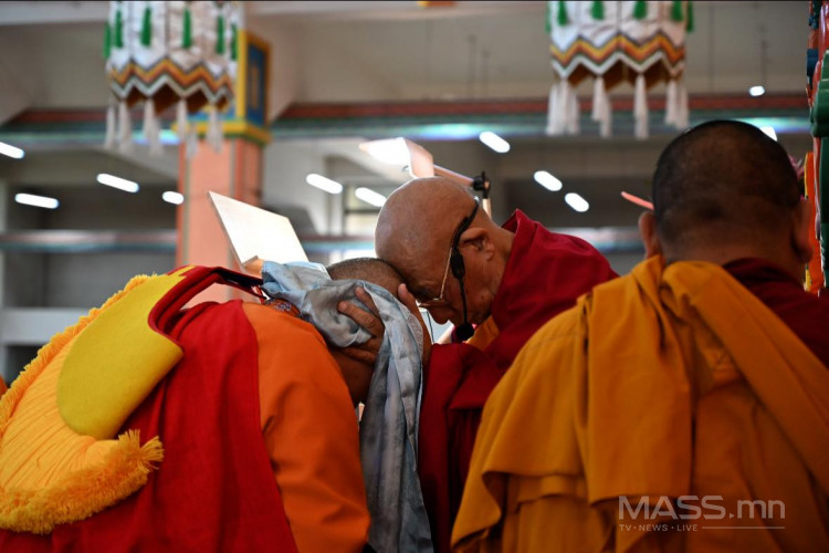 Ганжуурын эш лүнг хүртэхүйн их хувь