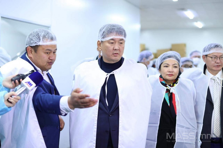 Монгол Улсын Ерөнхийлөгч У Хүрэлсүх үндэсний үйлдвэрүүдэд ажиллалаа