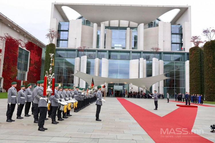 ХБНГУ ын Холбооны Канцлер Олаф Шольц Ерөнхий сайд Л Оюун Эрдэнэ нар албан ёсны хэлэлцээ хийж байна