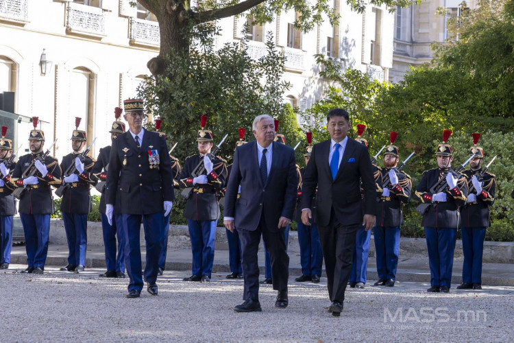 Ерөнхийлөгч У Хүрэлсүхэд Франц Улсын Сенатын Ерөнхийлөгч Жерар Ларше