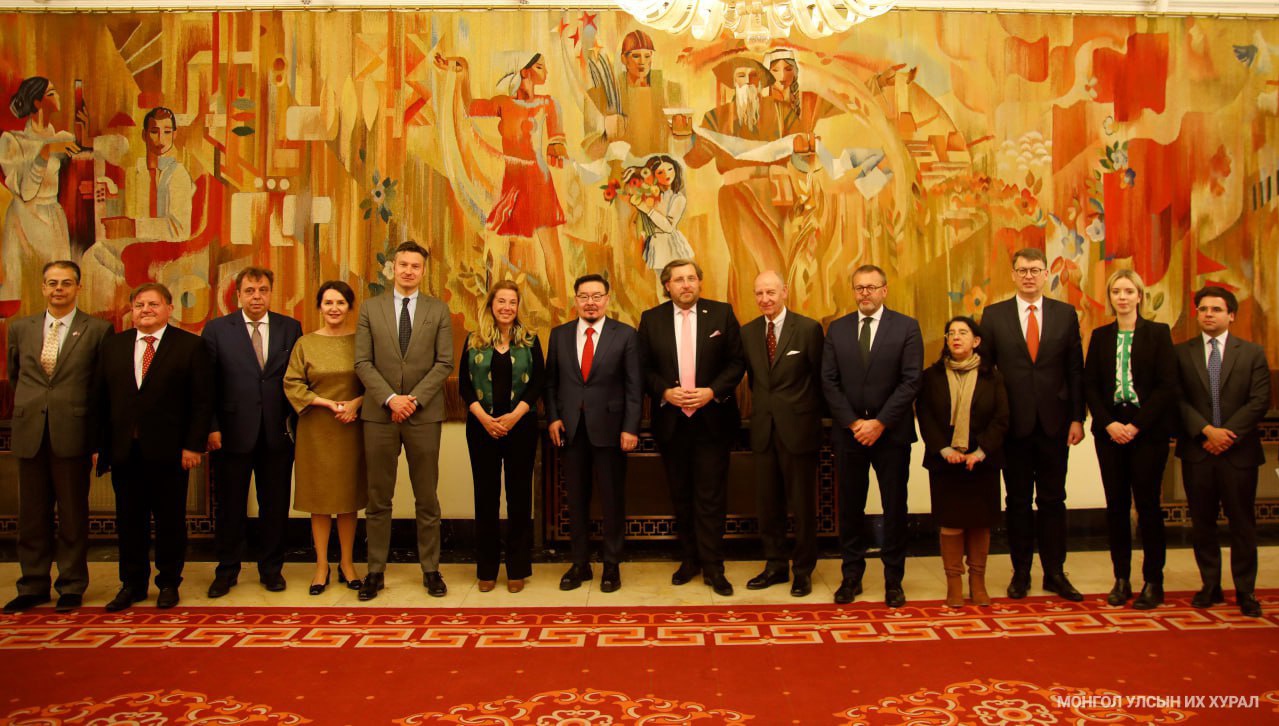 Г Занданшатар Монгол Улс болон Европын Холбоо нь хүний эрх эрх чөлөө ардчиллын нийтлэг үнэт