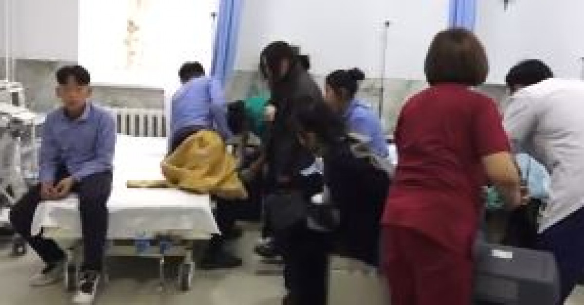 Дарханд сургуулийнхаа цайны газарт нулимс асгаруулагч цацсан сурагчдад 100 мянган төгрөгийн