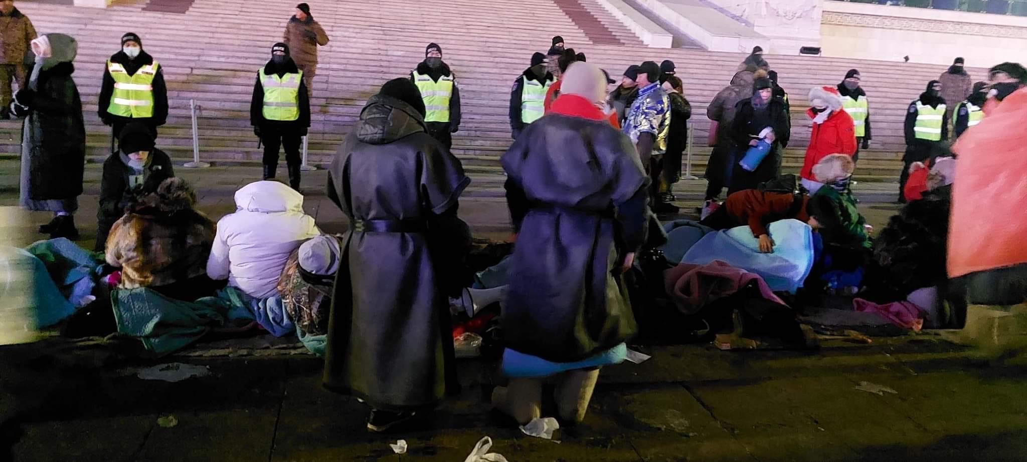 ХЭҮК оос өлсгөлөн зарласан иргэнийг гэрт нь хүргэхээр ажиллаж байна