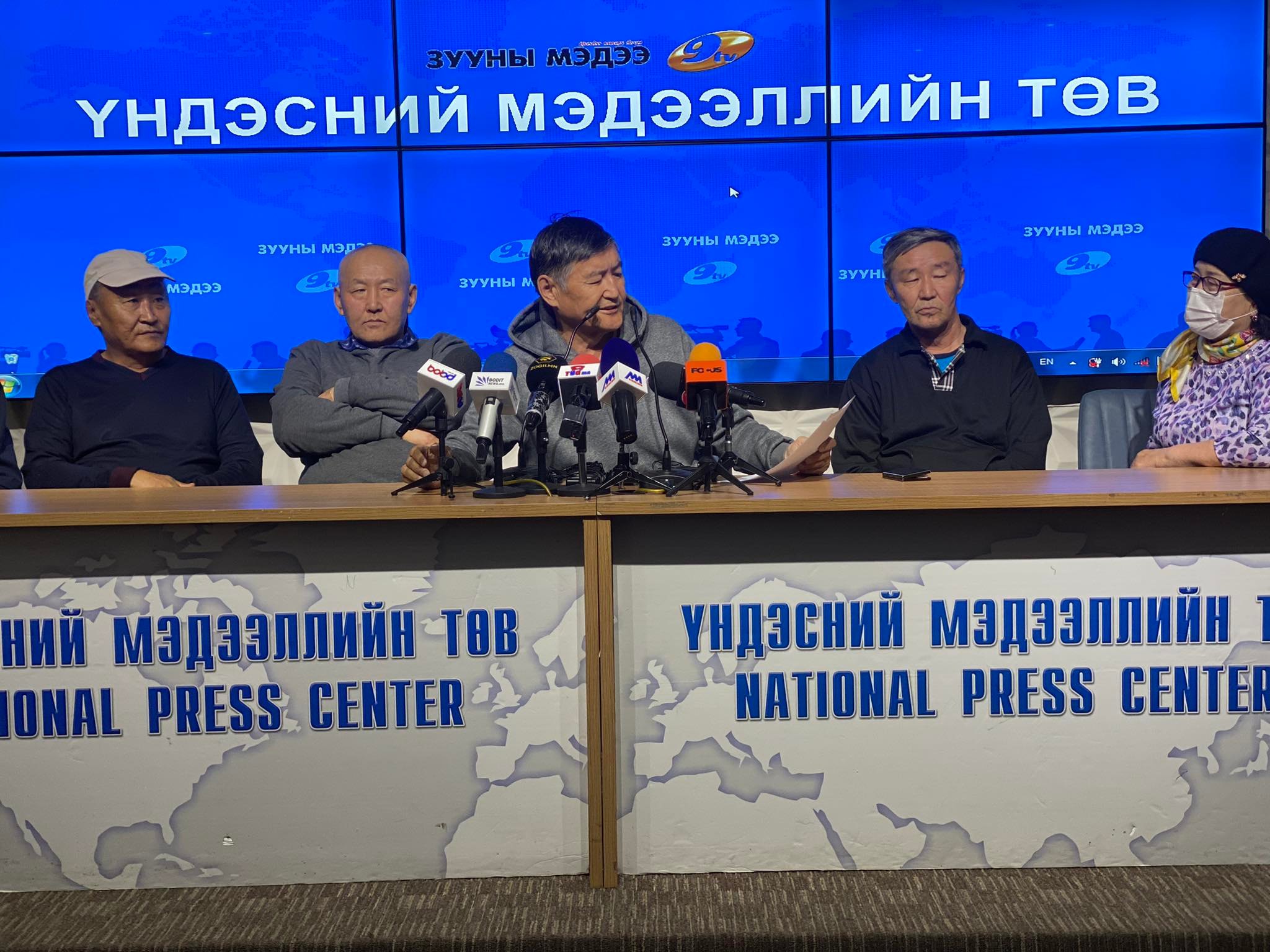 Бэлтэс мөрөн гийн хохирогчид 5 дахь өдрөө суулт хийж байна