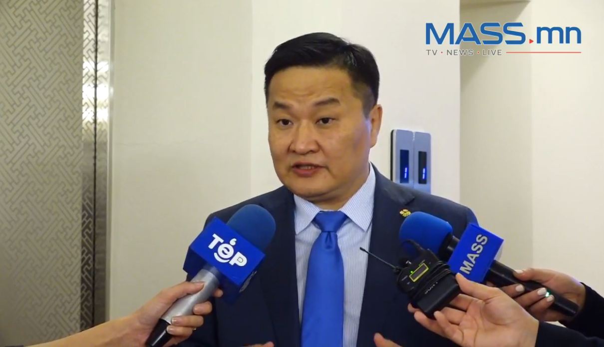 Ж Сүхбаатар Хотын түгжрэлийг бууруулахад нийтийн тээврийн шинэчлэлд 318 тэрбумыг сайдын багцад