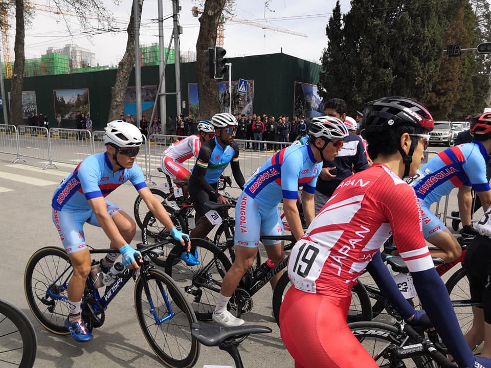 Дугуйчид Ази тивийн аварга шалгаруулах тэмцээнээс дөрвөн медаль хүртжээ