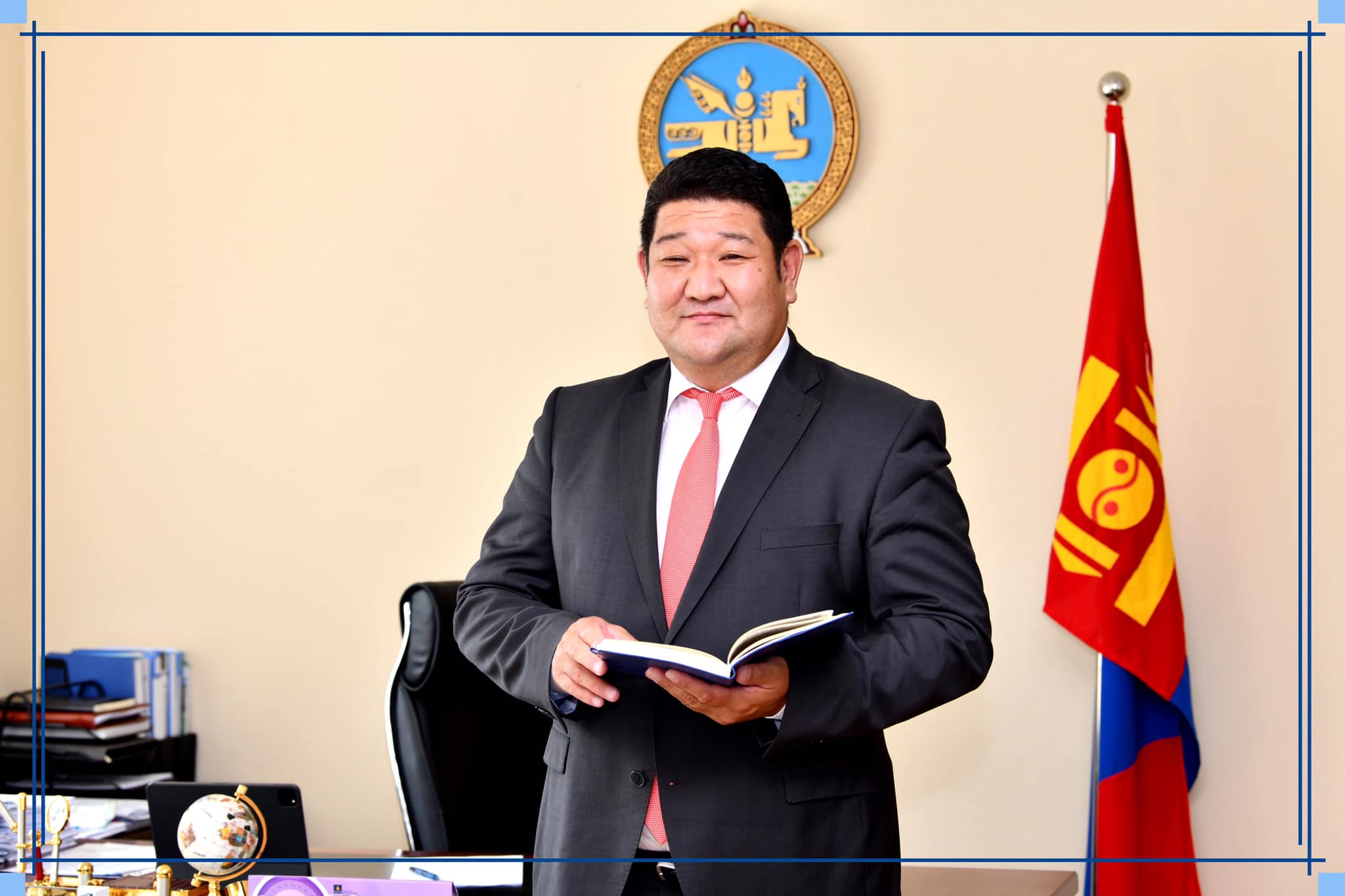 БХБ ын сайд Б Мөнхбаатар орчин цагийн барилгын салбар үүсч хөгжсөний