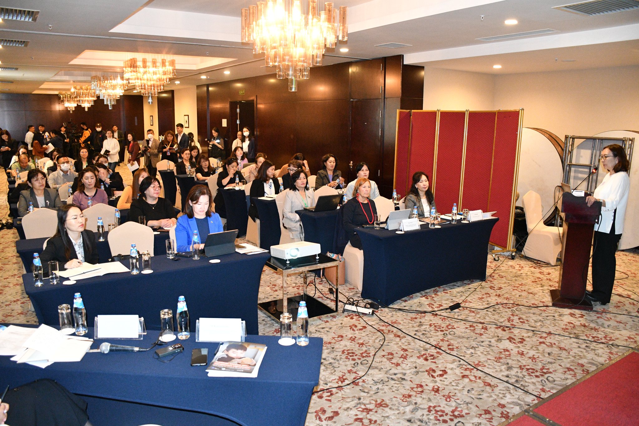 Хүүхдийн илүүдэл жин таргалалтаас сэргийлэх нь хэлэлцүүлгийг зохион байгуулжээ