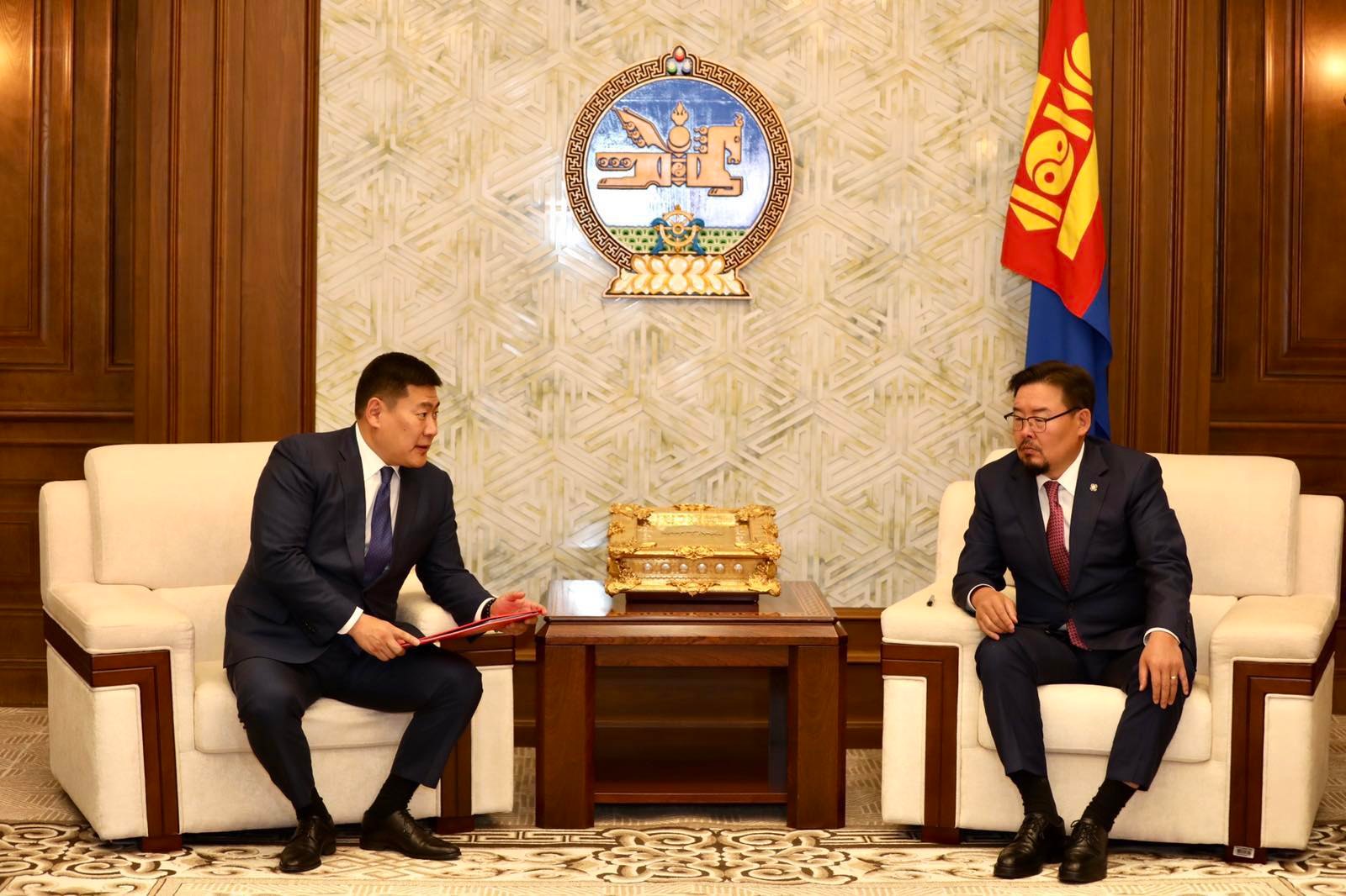 ЗГ ын бүтэц бүрэлдэхүүний тухай хуульд нэмэлт өөрчлөлт оруулахаар хуулийн төслийг өргөн барилаа