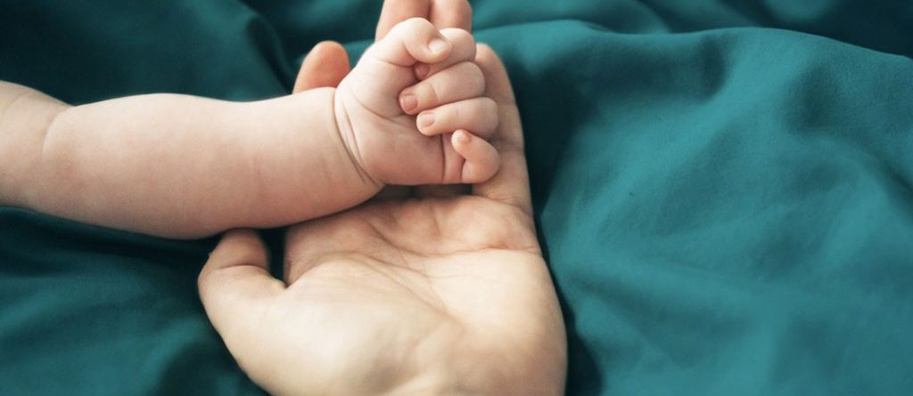 ГЭР БҮЛЭЭС ГАДУУРХ ХАРИЛЦААНЫ УРШГААР 3 ХҮҮХЭД ӨНЧИРЧ 1 НЯРАЙ ЭНДЖЭЭ