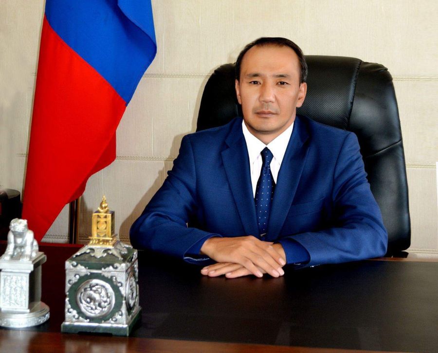 Баянхонгор аймгийн Засаг дарга Д Мөнхсайхан бусдад давуу байдал бий болгожээ