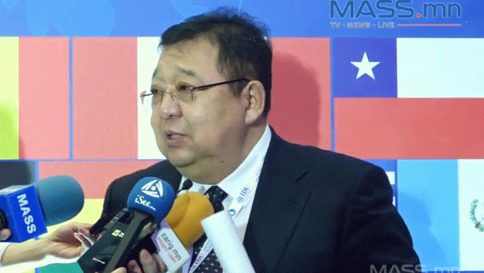 С Эрдэнэ Монголын үндэсний ардчилсан намын ерөнхий зөвлөлийн хуралдаан дээр С Зоригийг ерөнхий