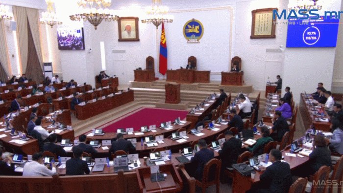 Н Алтанхуяг Ерөнхий сайд УИХ д орж ирж мэдээлэл хийж бай л даа