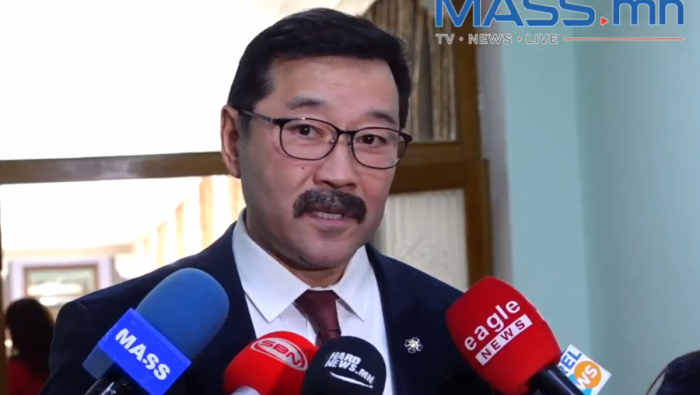 Ж Бат Эрдэнэ Нүүрсний сонсголд Б Ганхуягийг гэрчээр оролцуулахаар дуудсан