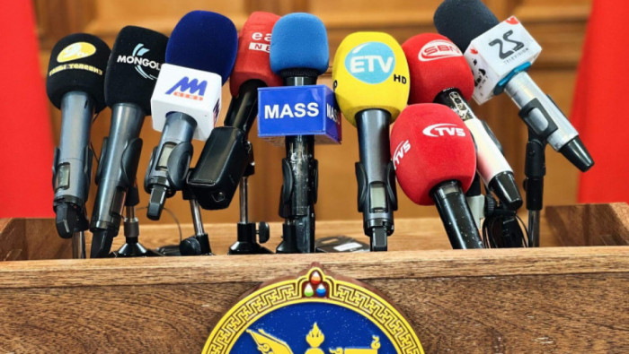 Үйл явдал Эрдэнэт үйлдвэрийн удирдлагууд төсвийн мөнгөөр зочид