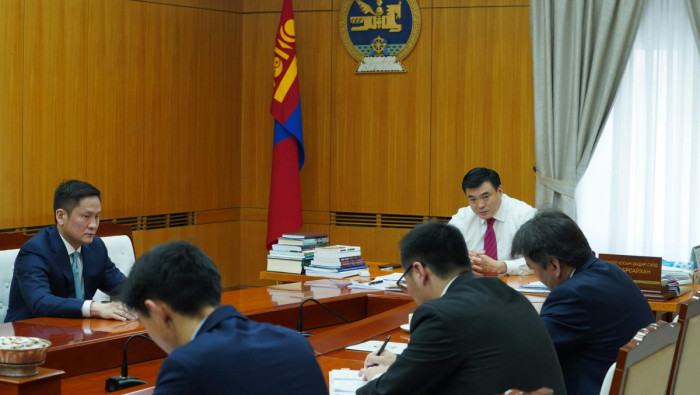 Ипотекийн 8 хувийн хүүтэй зээлд хамрагдсан айл өрхийн зээлийн хүүг 6 хувь болгох урьдчилгаа