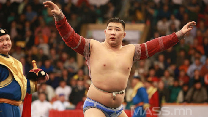 Улсын аварга О Хангай бөхчүүдийн чансааг тэргүүлсэн хэвээр байна