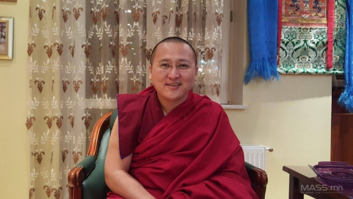 Д Жавзандоржийг Гандантэгчэнлин хийдийн Тэргүүн их хамба ламаар томилжээ