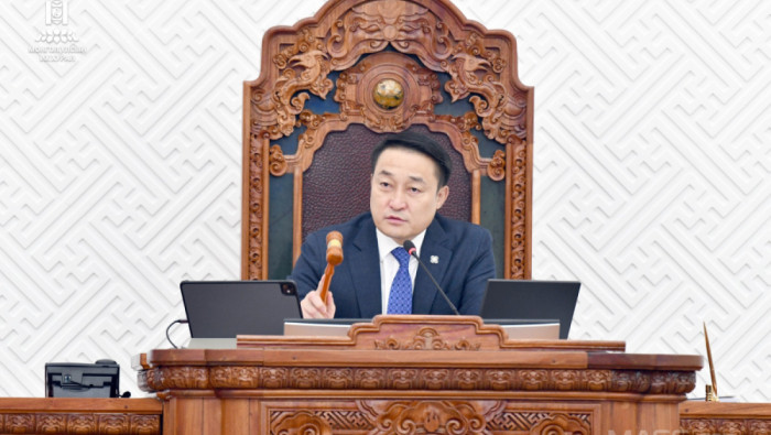 Дахин өргөн мэдүүлсэн 2025 оны төсвийг УИХ яаралтай горимоор хэлэлцэж байна