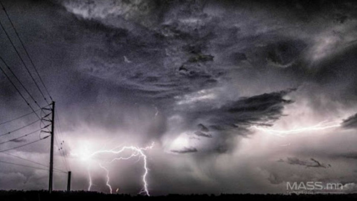 Баруун төв зүүн аймгуудын нутгийн зарим газраар дуу цахилгаантай аадар бороо орно