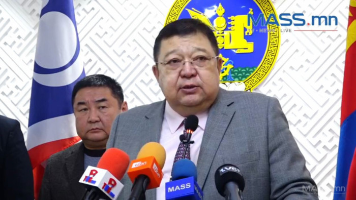 С Эрдэнэ Ардчилсан намын нэрээр сонгогдож гарч ирсэн зарим гишүүд өргөсөн тангаргаасаа няцаж байна