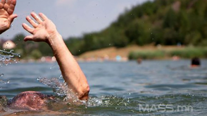 Сэрэмжлүүлэг Усанд живж байсан хоёр хүүхдийг аварсан 19 настай эрэгтэй амиа алджээ