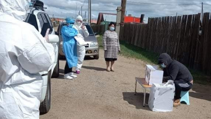Зөөврийн битүүмжилсэн хайрцгаар 25619 иргэн саналаа өгч байна