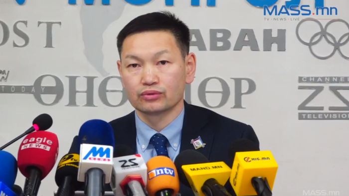 Л Баттөр Манай улсад жил бүр тамхины хэрэглээнээс үүдэлтэйгээр 4300