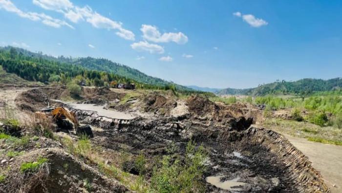 Сэлэнгэ аймагт хууль бусаар ашигт малтмал олборлож байсан бүлэг