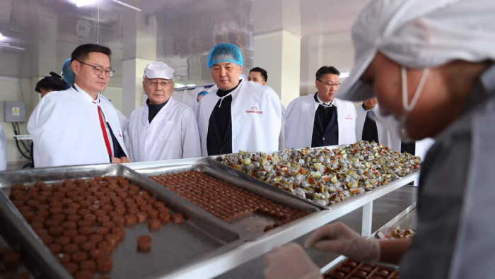 Монгол Улсын Ерөнхийлөгч У Хүрэлсүх үндэсний үйлдвэрлэгч аж ахуйн нэгжүүдэд ажиллаж байна