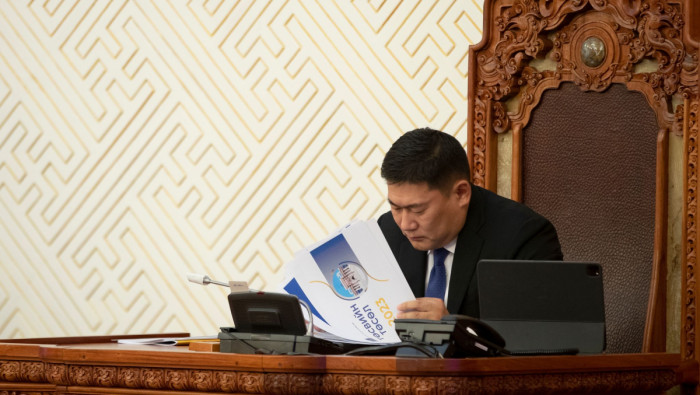Л Оюун Эрдэнийн амбиц ба төсвийн реформ