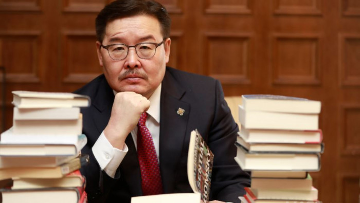 Г Занданшатар Улаанбаатар хотдоо шавсаар байгаад Улаанбаатар улс болж байна