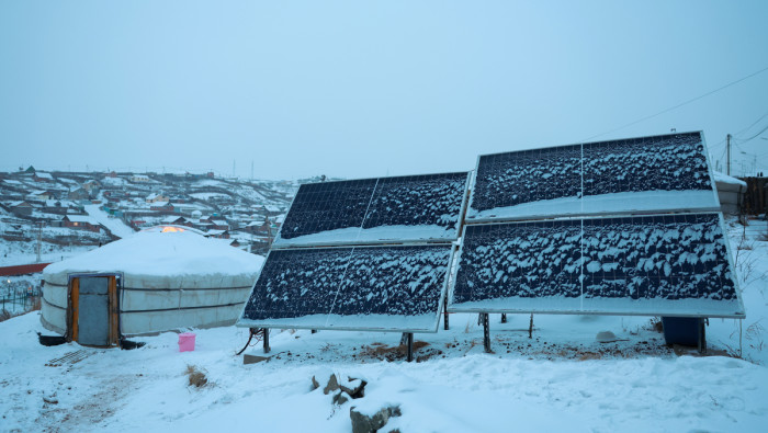 Сэргээгдэх эрчим хүч ашиглан зуух түлшний хэрэглээг халжээ