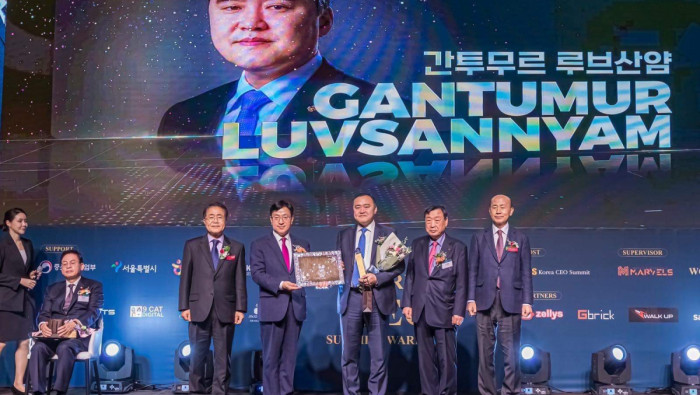Лу Гантөмөр “1st World Ceo Summit Awards” аас “Азийн Улс төрийн