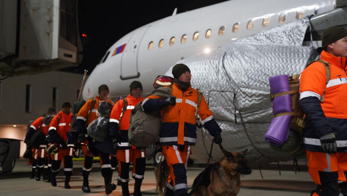 Аврах багийнхан 3 хүнийг эсэн мэнд олж, эмнэлэгт хүлээлгэн өглөө