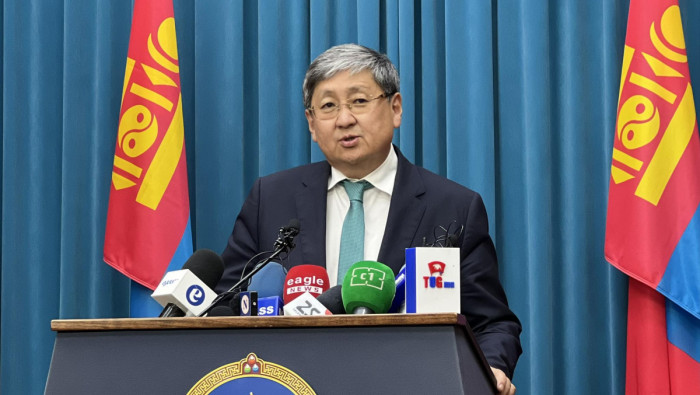 Ч Хүрэлбаатар Монголд хөрөнгө оруулагч нар хохирч шүүхээр 16 жил явсан тохиолдол байна